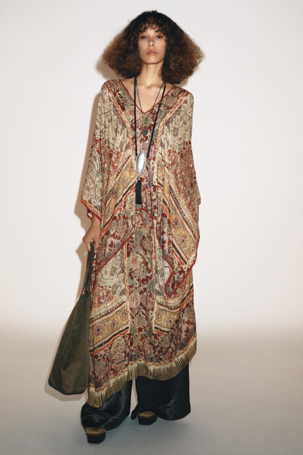 6 boho φορέματα από τα Zara για γυναίκες άνω των 50, που συνδυάζονται ...
