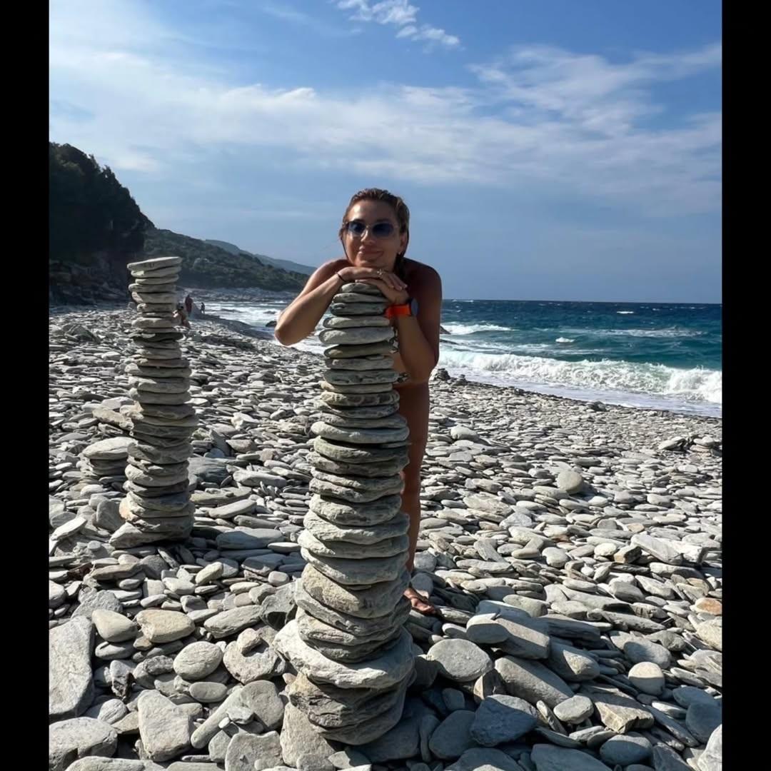 Η Ευδοκία Ρουμελιώτη με μπικίνι απολαμβάνει την ανεμελιά του ...