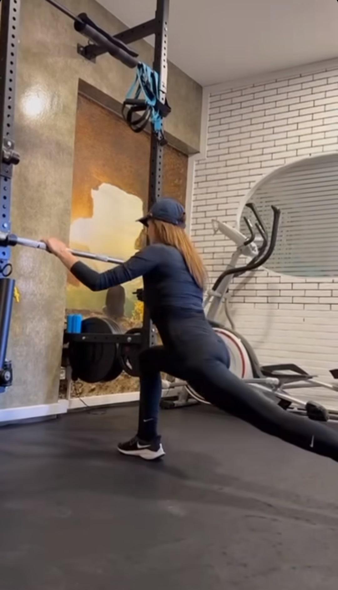 Τζίνα Αλιμόνου: Με αυτήν την άσκηση διατηρείται σε άψογη φόρμα | BOVARY