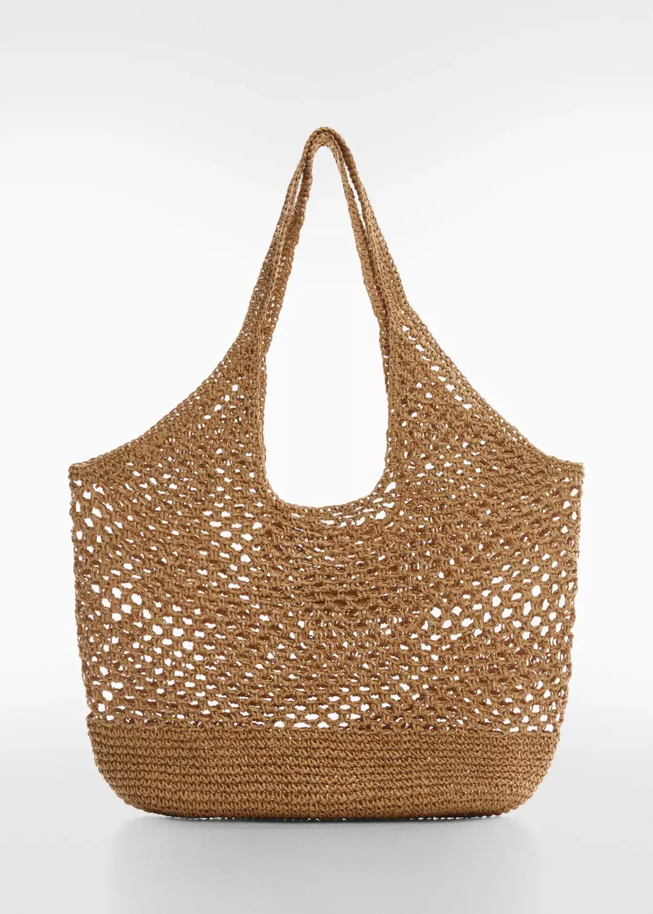 Η στιλάτη straw bag από τα Mango που θα κρατήσεις στην πόλη και την ...