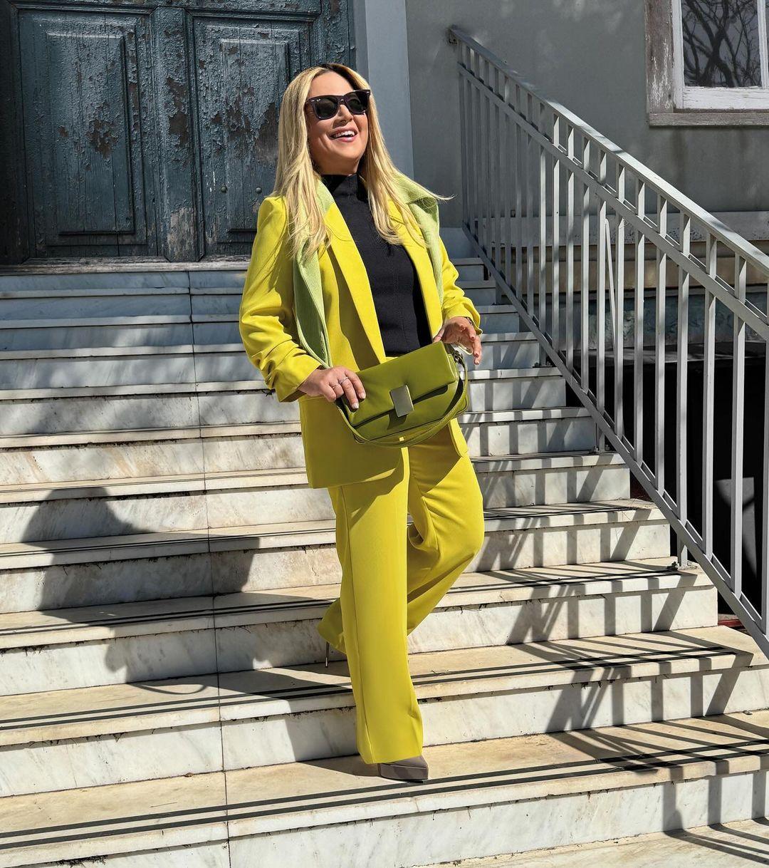 Η Νάνσυ Ζαμπέτογλου με κοστούμι από τα Marks & Spencer στο πιο ...