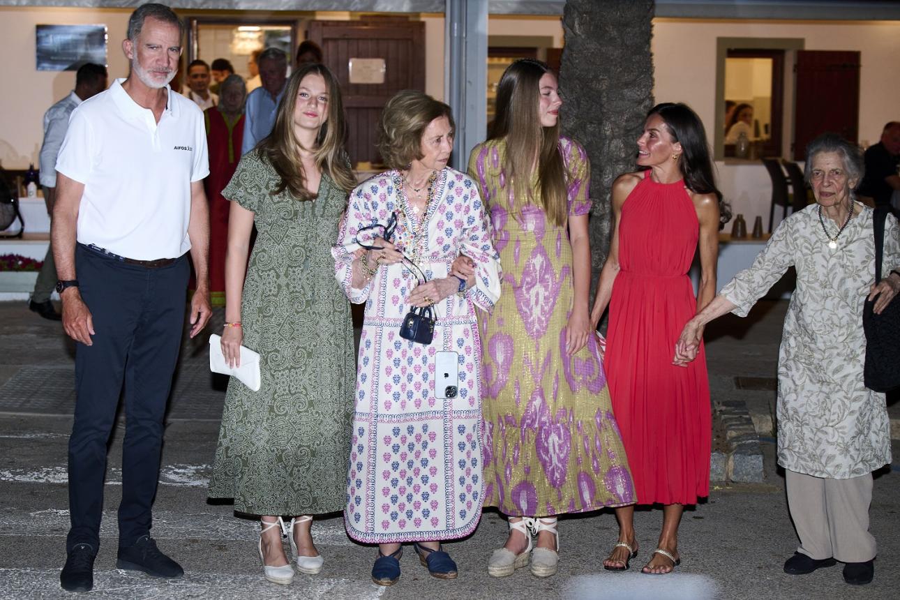 Πριγκίπισσα Ειρήνη: Η σπάνια εμφάνιση της αδελφής του τέως βασιλιά ...
