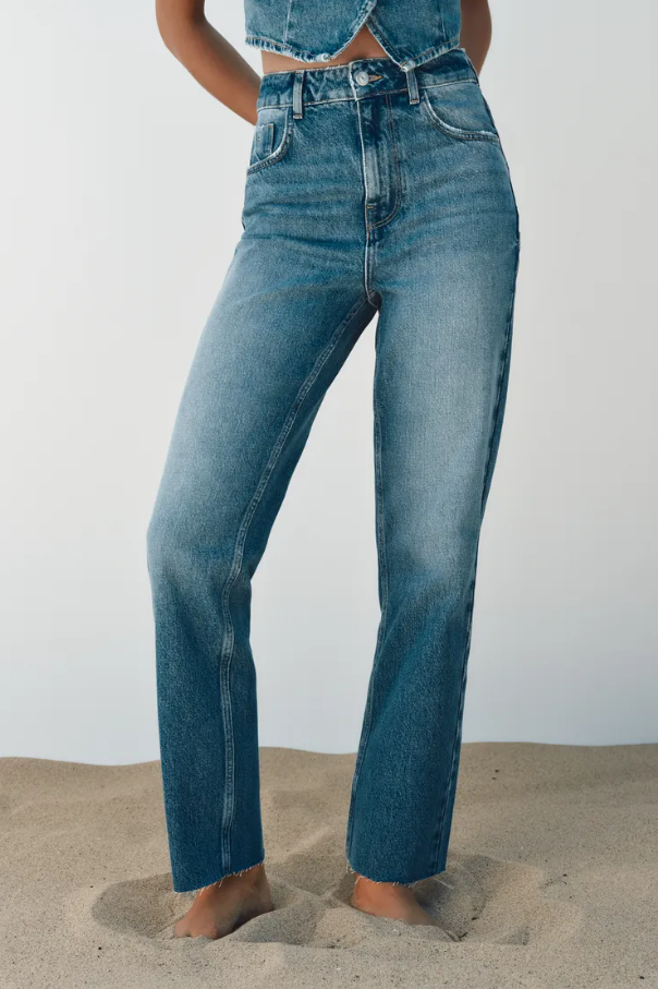 Η Σταματίνα Τσιμτσιλή συνδύασε ένα ψηλόμεσο τζιν από τα Zara με το πιο ...