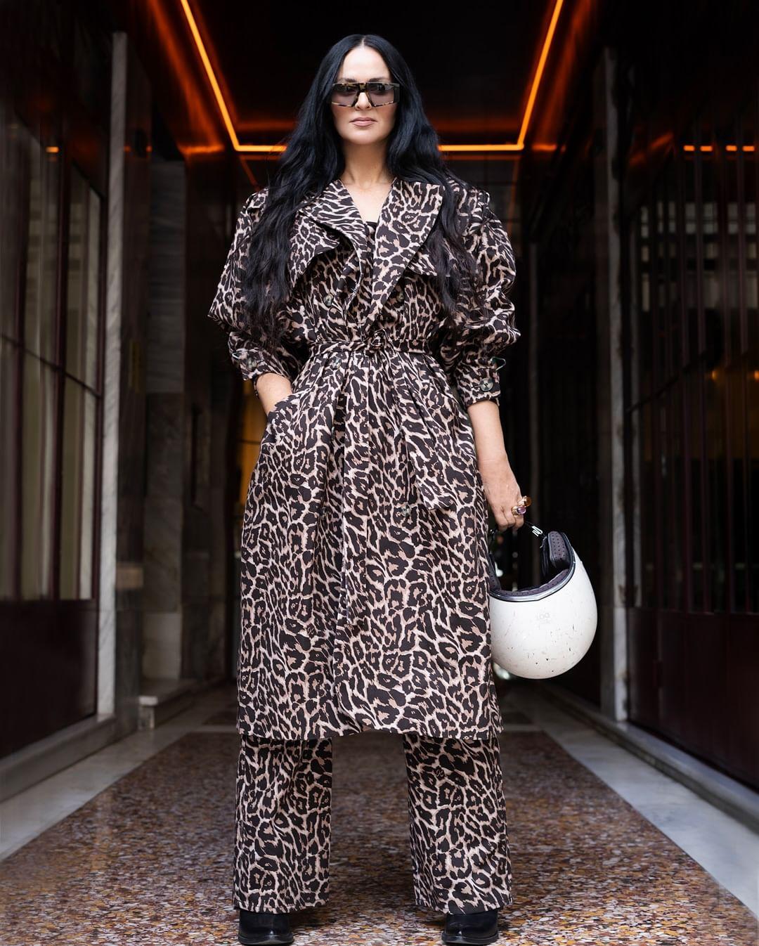 Με λεοπάρ από την κορυφή μέχρι τα νύχια -Η Ζενεβιέβ Μαζαρί σπάει τους ...