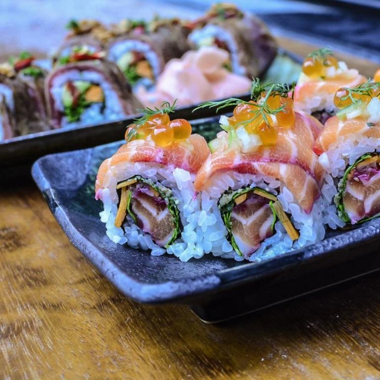 Kinjo: Σε αυτό το νέο ασιατικό στέκι στα Βριλήσσια, έρχεται κόσμος από ...