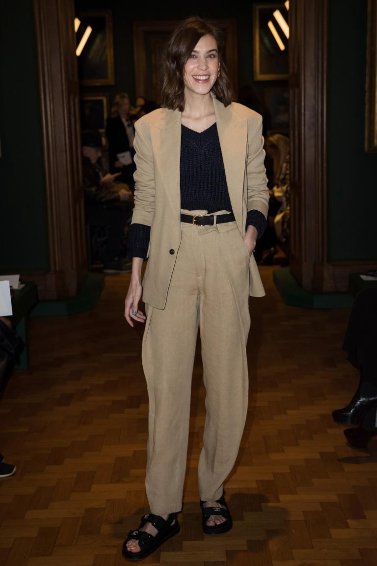 Το κοστούμι της Αλέξα Τσάνγκ είναι το πρώτο της συλλογής H&M Studio ...