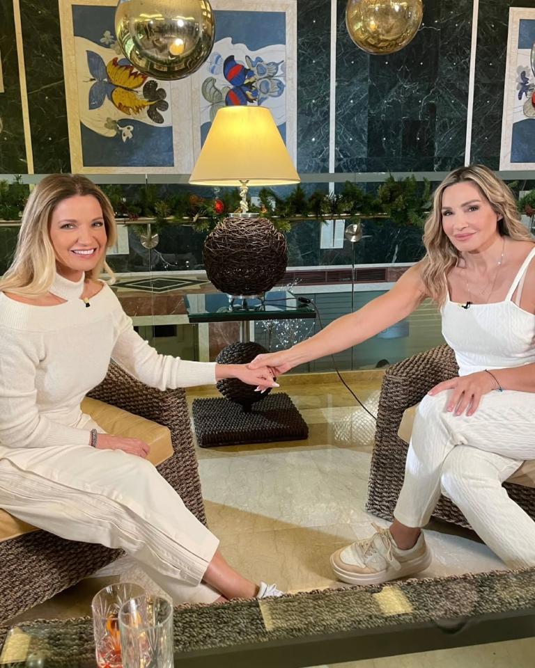 Παναγιώτα Βλαντή και Ελένη Πετρουλάκη με total white looks ...