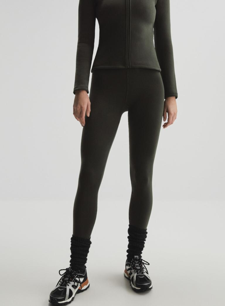 Το ζεστό κολάν από τα Oysho είναι το basic που χρειάζεσαι για τις κρύες ...