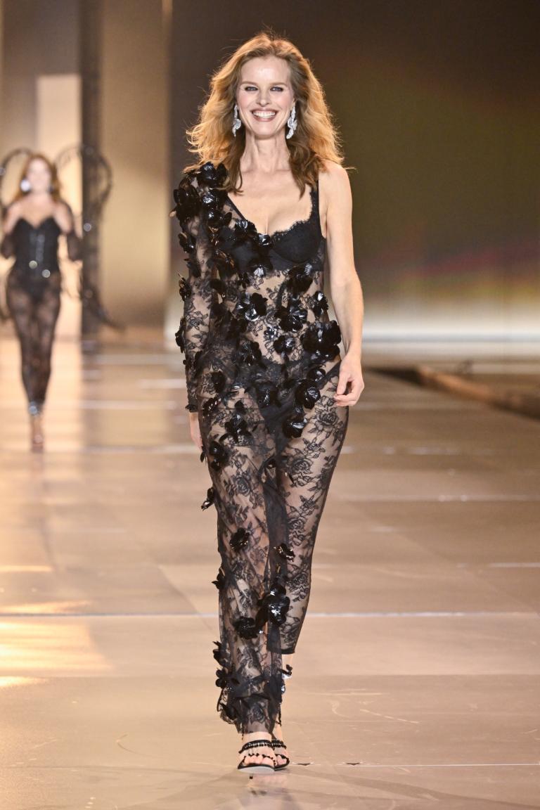 Το show της Victoria’s Secret επέστρεψε -Θρυλικά supermodels, σέξι ...