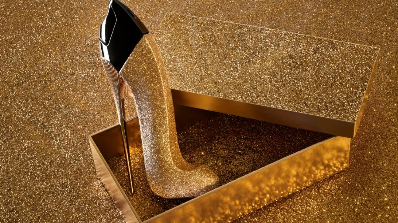 Το Good Girl Glorious Gold, του οίκου Carolina Herrera ντύνεται στα ...