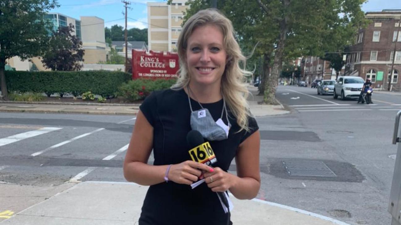 Εκλογές ΗΠΑ: Θεά ρεπόρτερ τραγουδάει το «All I want for Christmas ...