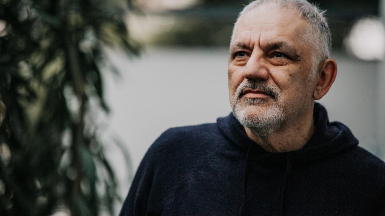 Νίκος Πορτοκάλογλου: Τα πιο αισιόδοξα τραγούδια μου τα έγραψα σε ...