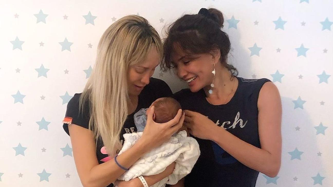 Η Μαρία Ματσούκα θηλάζει το μωρό της και ανεβάζει την τρυφή στιγμή στο ...