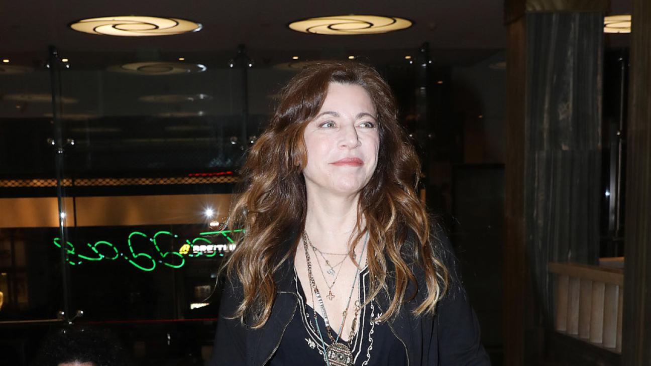 Δήμητρα Παπαδοπούλου: Χόρεψε τσιφτετέλι σε πλατεία της Πορτογαλίας | BOVARY