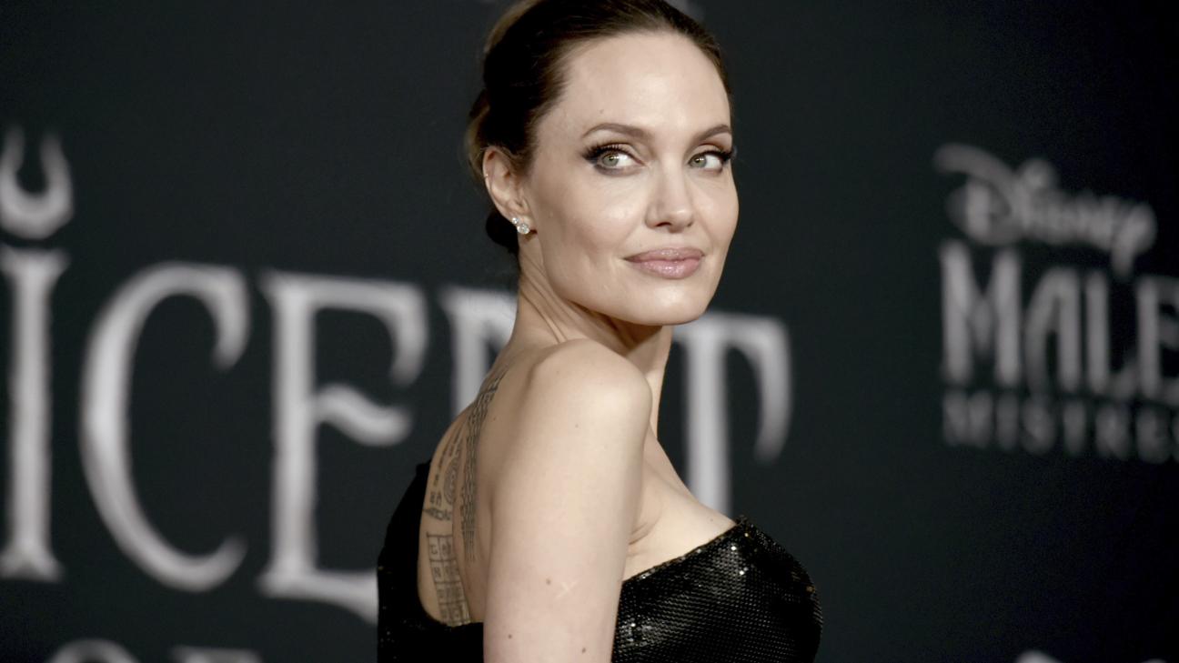 Η Angelina Jolie, το κεντρικό πρόσωπο της καμπάνιας TOM FORD Runway Lip ...