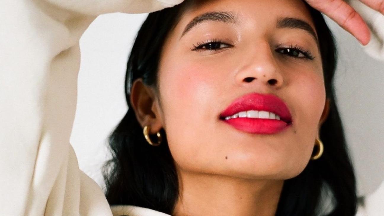 Σπυράκι ή επιχείλιος έρπης; Ετσι θα το καμουφλάρετε με το μακιγιάζ | BOVARY