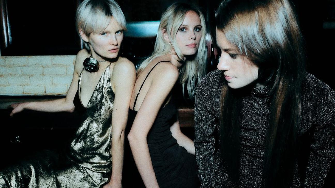 3 κομψά φορέματα από τα Zara για τις γιορτές έως 40 ευρώ για σίγουρη επιτυχία | BOVARY