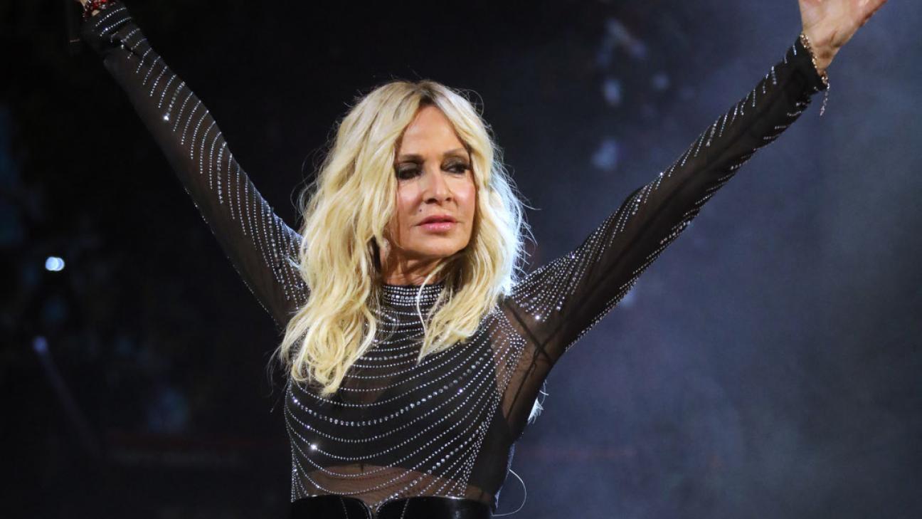 H Άννα Βίσση με το πανύψηλο βαφτιστήρι της -Μαζί πέρασαν την Καθαρά ...