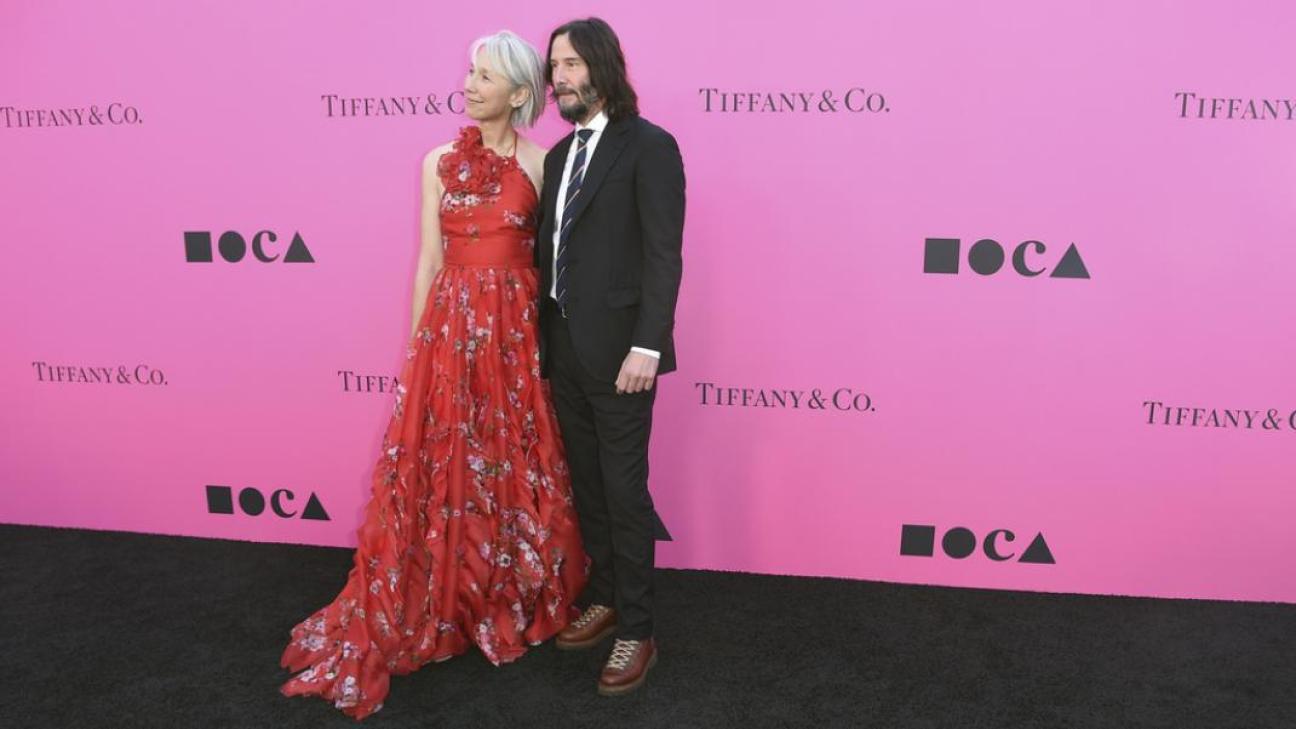 Η σπάνια εμφάνιση του Κιάνου Ριβς με την σύντροφό του -Αντάλλαξαν ένα ...