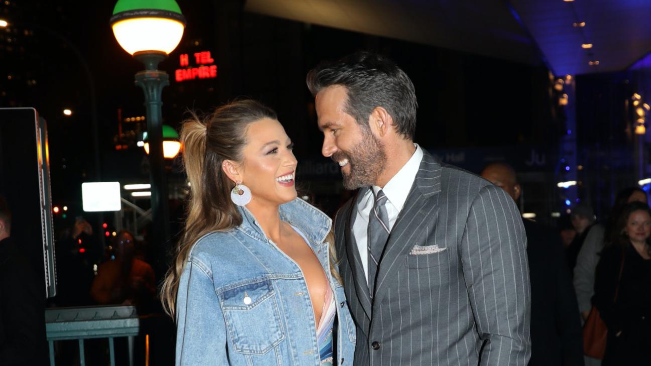 Η Μπλέικ Λάιβλι και ο Ράιαν Ρέινολντς κάνουν την πρώτη τους εμφάνιση ...