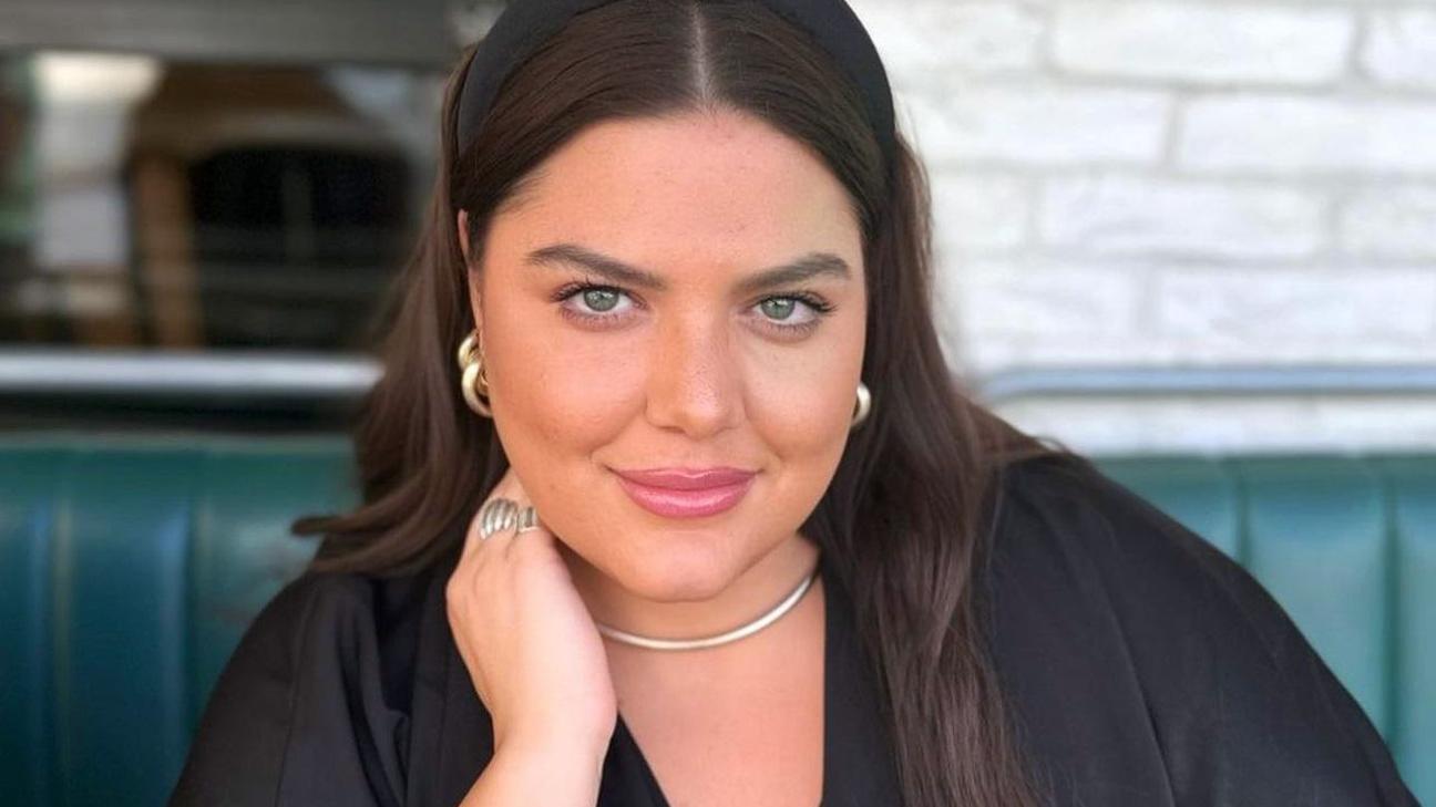 Η Δανάη Μπάρκα φόρεσε το ολόσωμο μαγιό που κολακεύει τις γυναίκες με ...