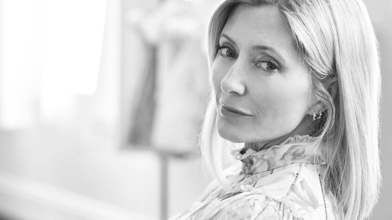 Η Μαρί Σαντάλ φωτογραφίζει τον γιο της με φόντο το ελληνικό ...