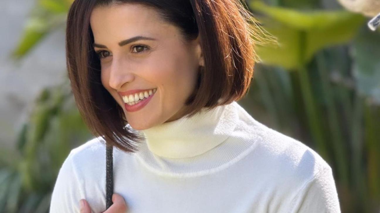 Η Χρύσα Παππά έγινε νονά -Το ρομαντικό και retro inspired φόρεμά της σε ...