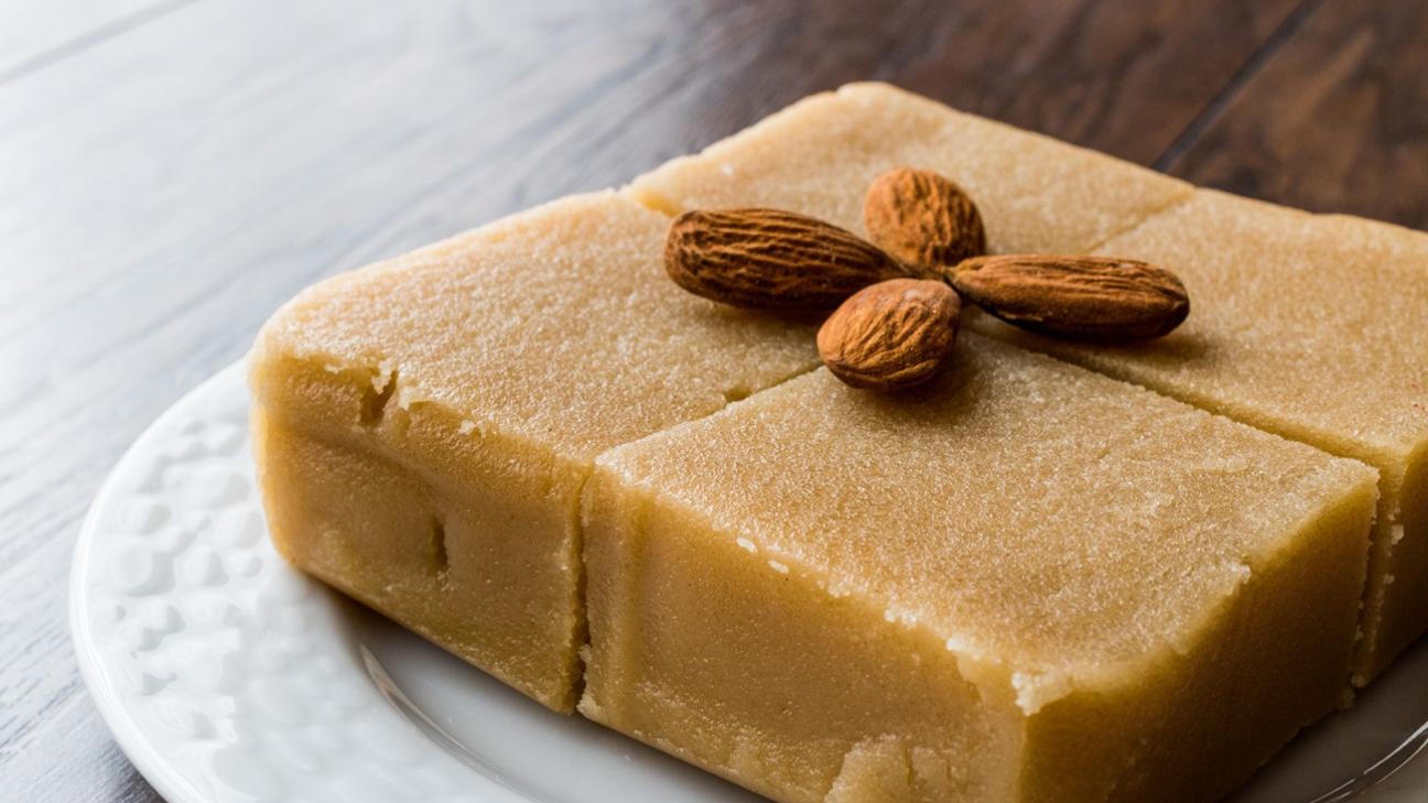 Συνταγή για σιμιγδαλένιο χαλβά με κανέλα και πορτοκάλι | BOVARY