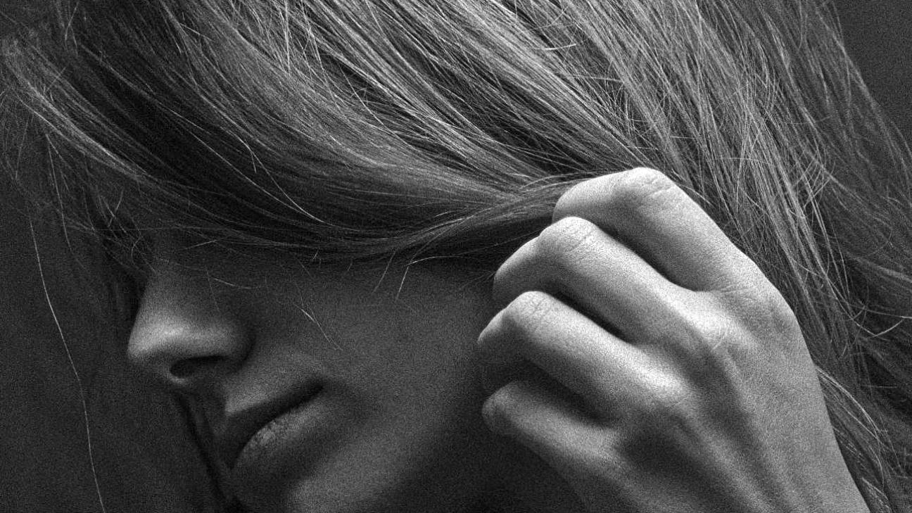 Φριζαρισμένα μαλλιά Πολύτιμα Tips για να γίνουν απαλά και μεταξένια 3310