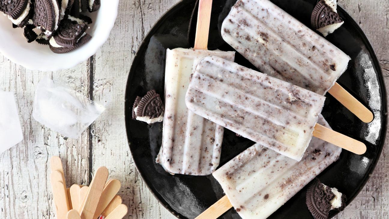 Η viral συνταγή για παγωτίνια Oreo με δύο απλά υλικά | BOVARY