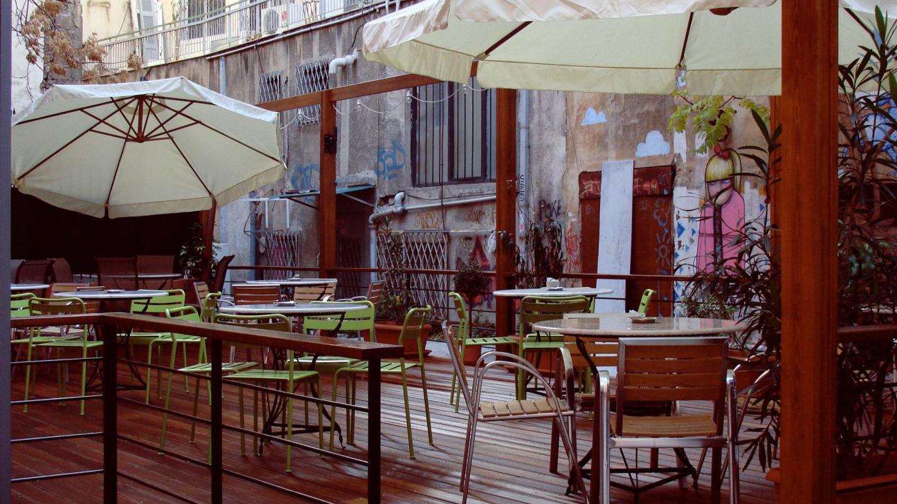 Πίνεις καφέ διαβάζεις και βιβλίο -6 art cafe στην Αθήνα | BOVARY