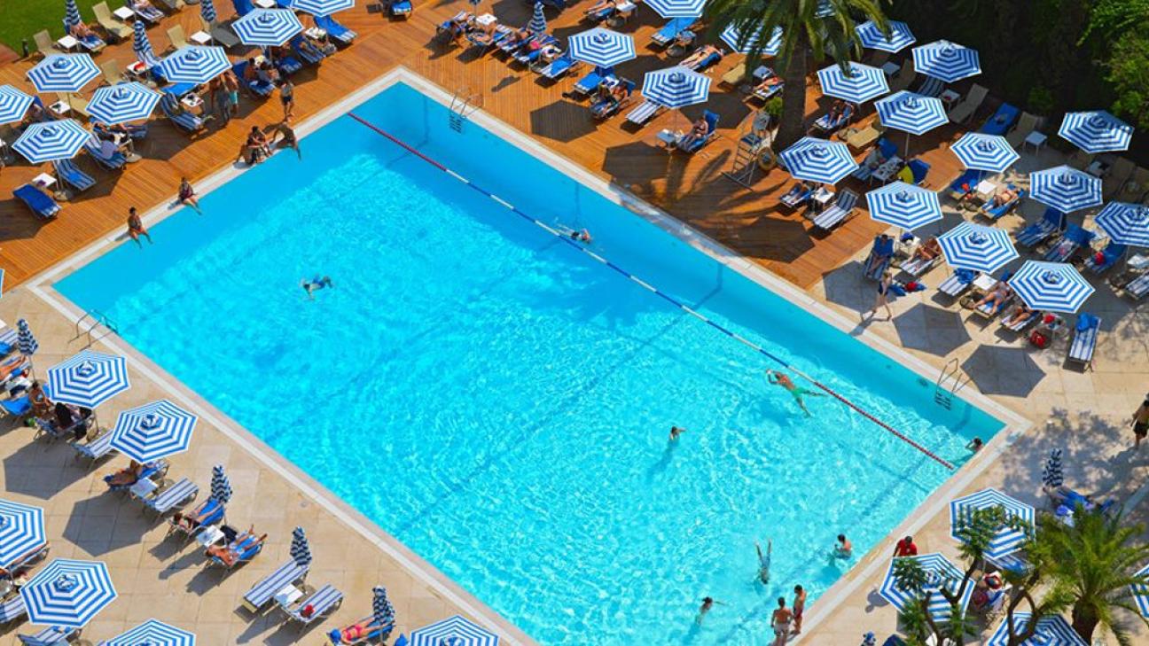 5+1 πισίνες που μόλις άνοιξαν στην Αθήνα και μπορείς να τις επισκεφτείς ...