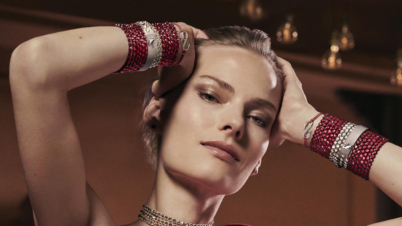 Τα βραχιόλια της Swarovski Power Collection είναι η λαμπερή υπερδύναμη ...