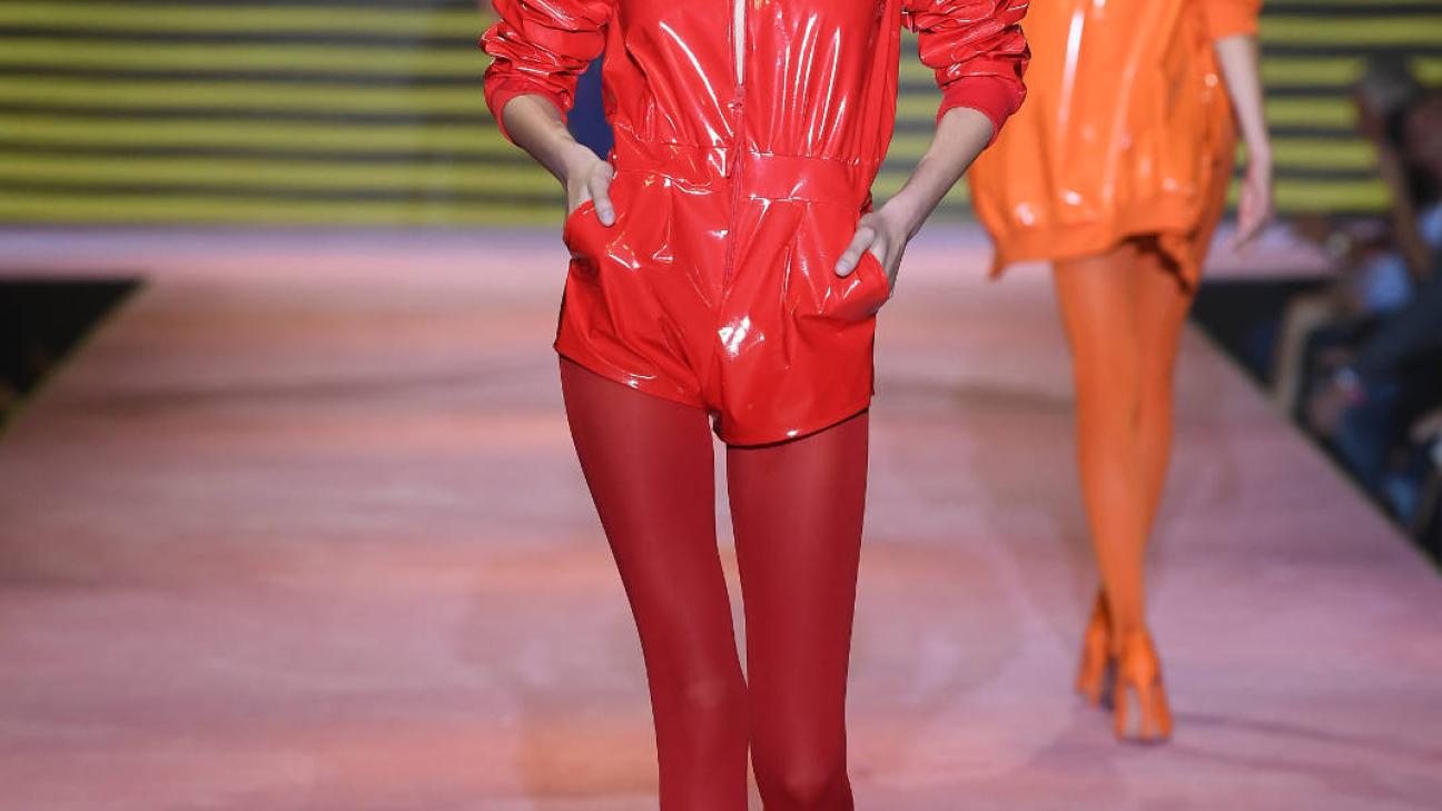 Η θεαματική επάνοδος του καλσόν -Είναι το αξεσουάρ-κλειδί της σεζόν ...