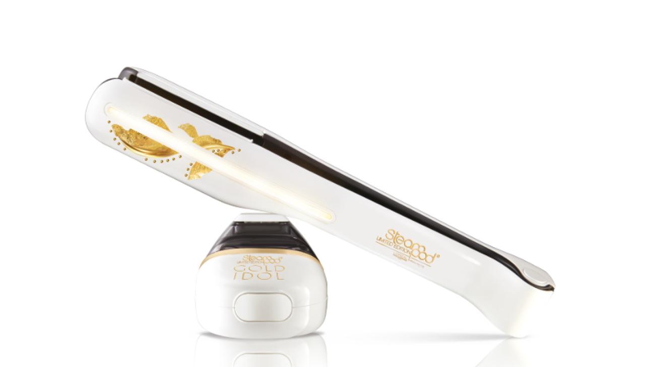 Στην Bovary ισιώσαμε τα μαλλιά μας με το L'Oreal Professionel Steampod ...