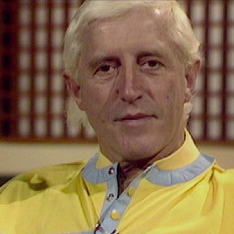 Πλατεία Αγίου Γεωργίου -Τα μαγαζιά στην πιο καλοκαιρινή πλατεία της ...